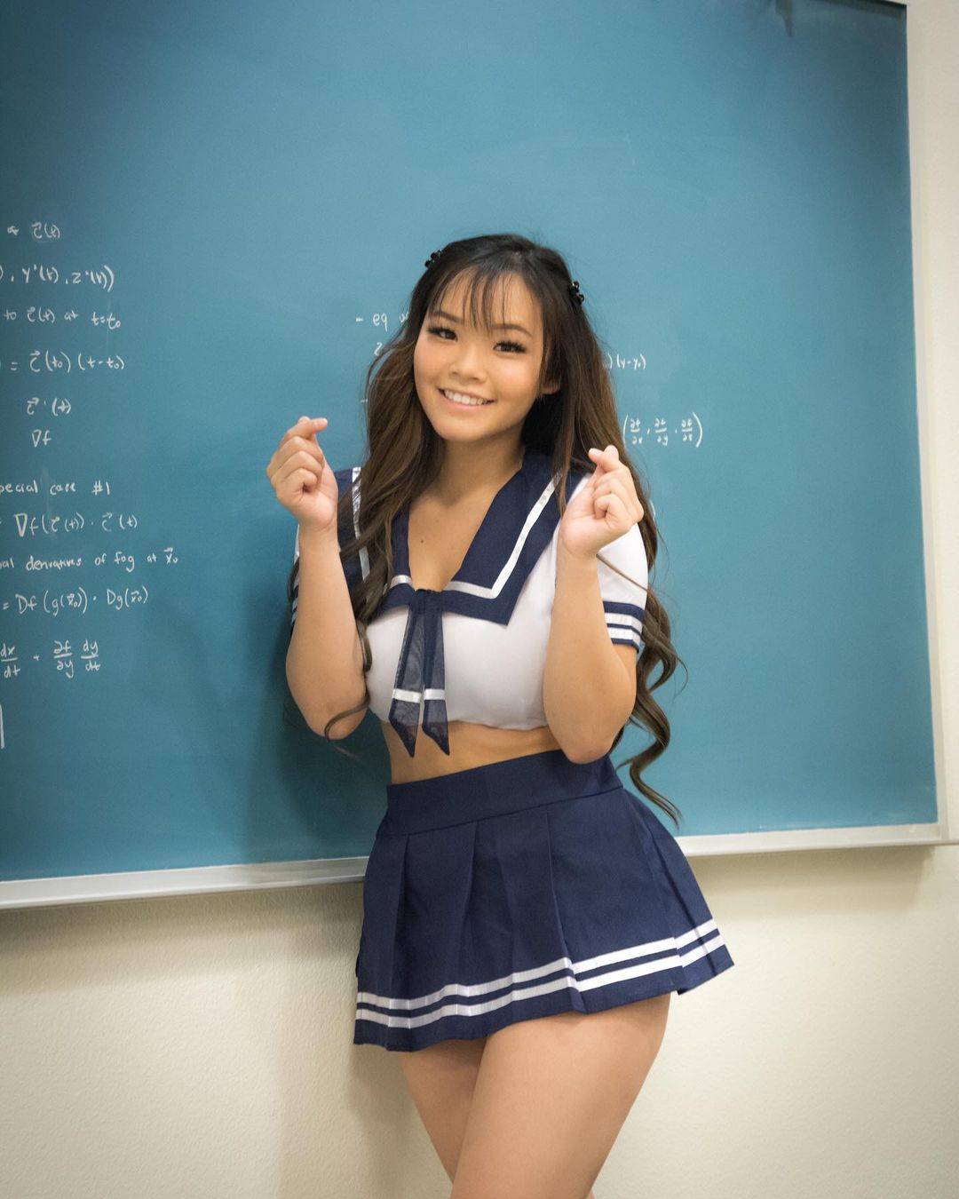 Schoolgirl | Scrolller