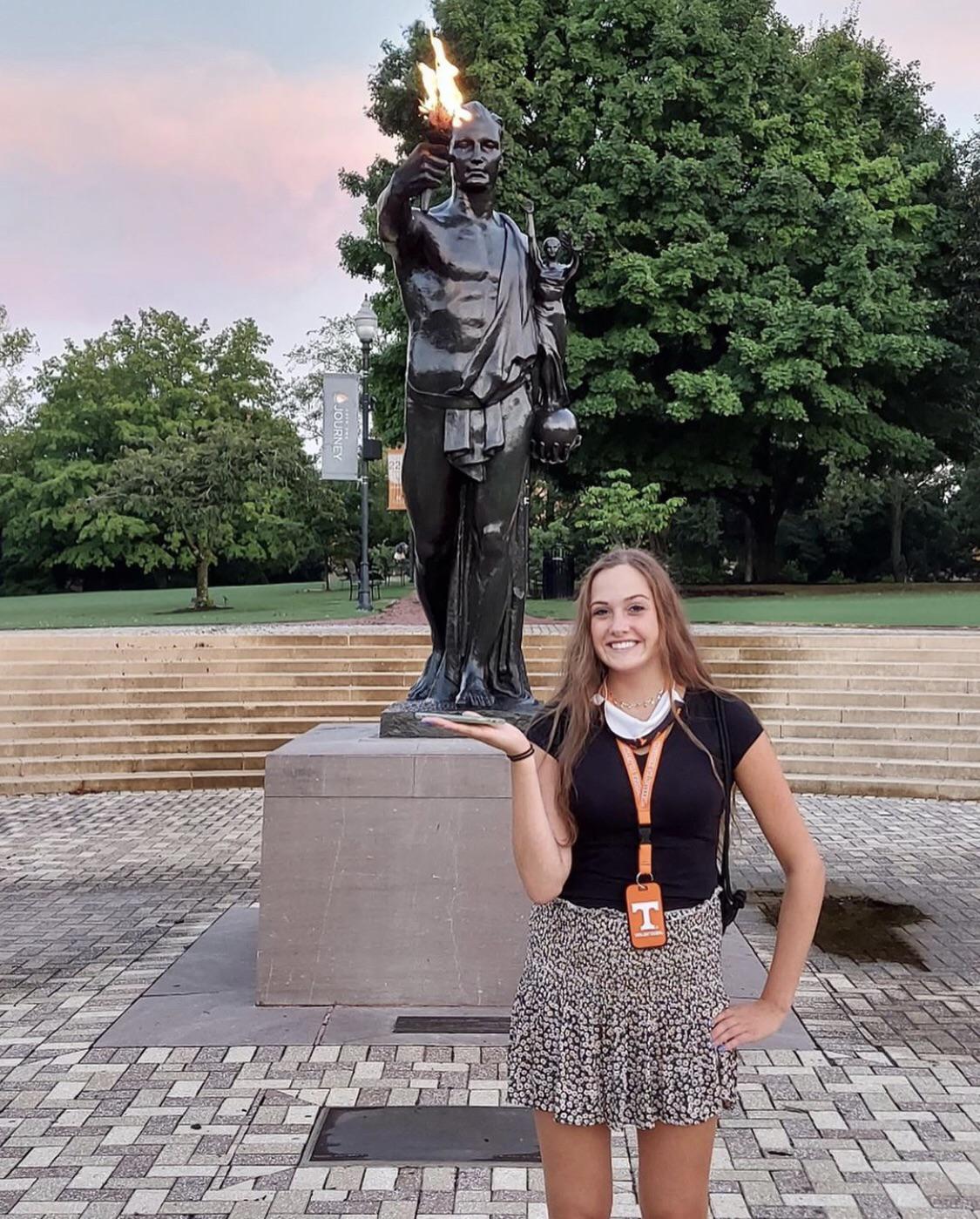 Schoolgirl Katy 🤓 | Scrolller