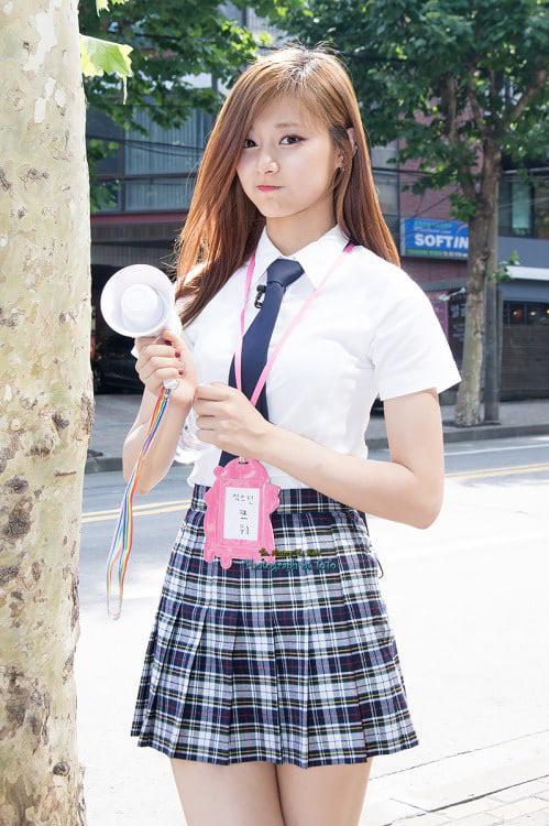 schoolgirl tzuyu | Scrolller