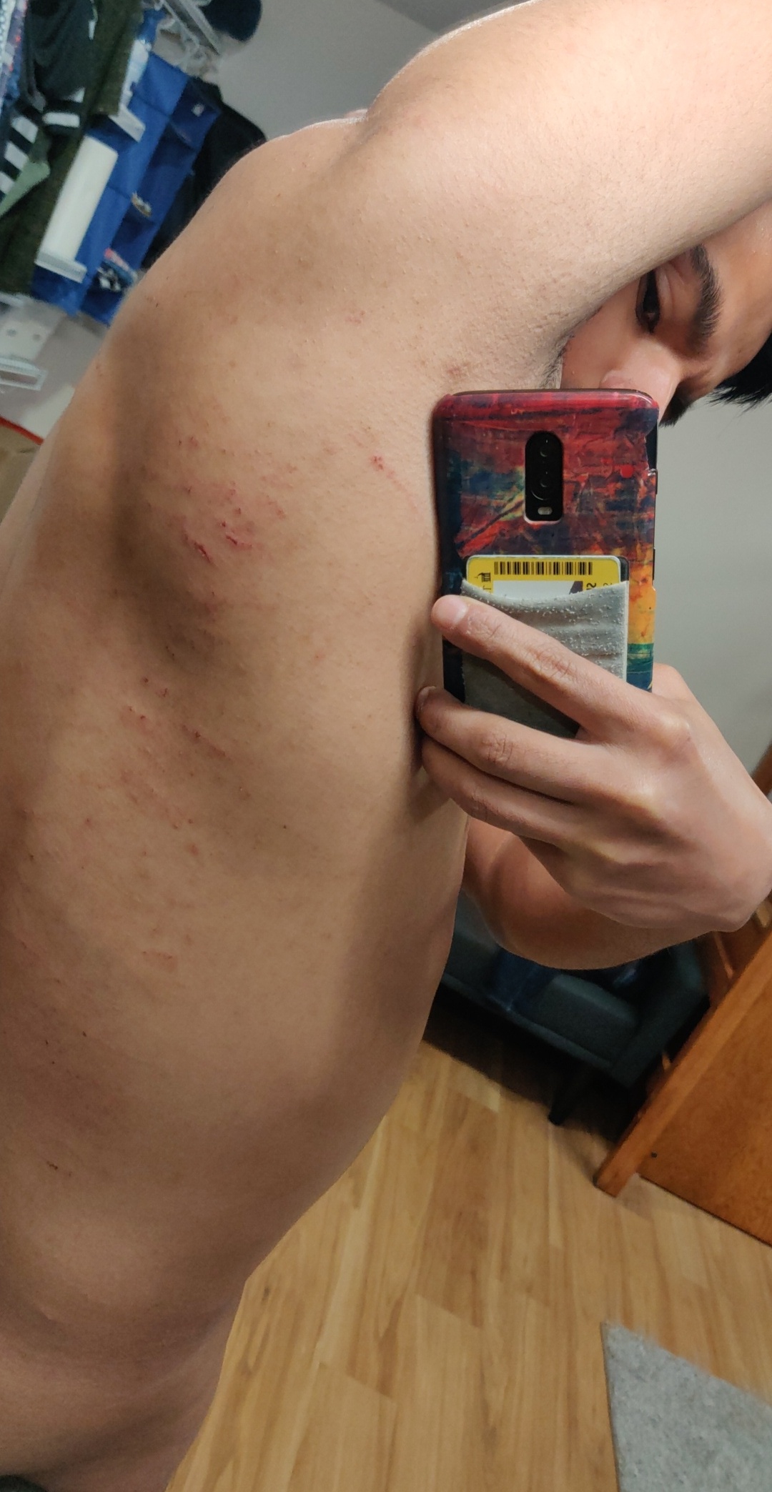 Scratching your lover | Scrolller