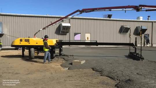 Screed machine for smoothing out concrete [1000x562] | Scrolller