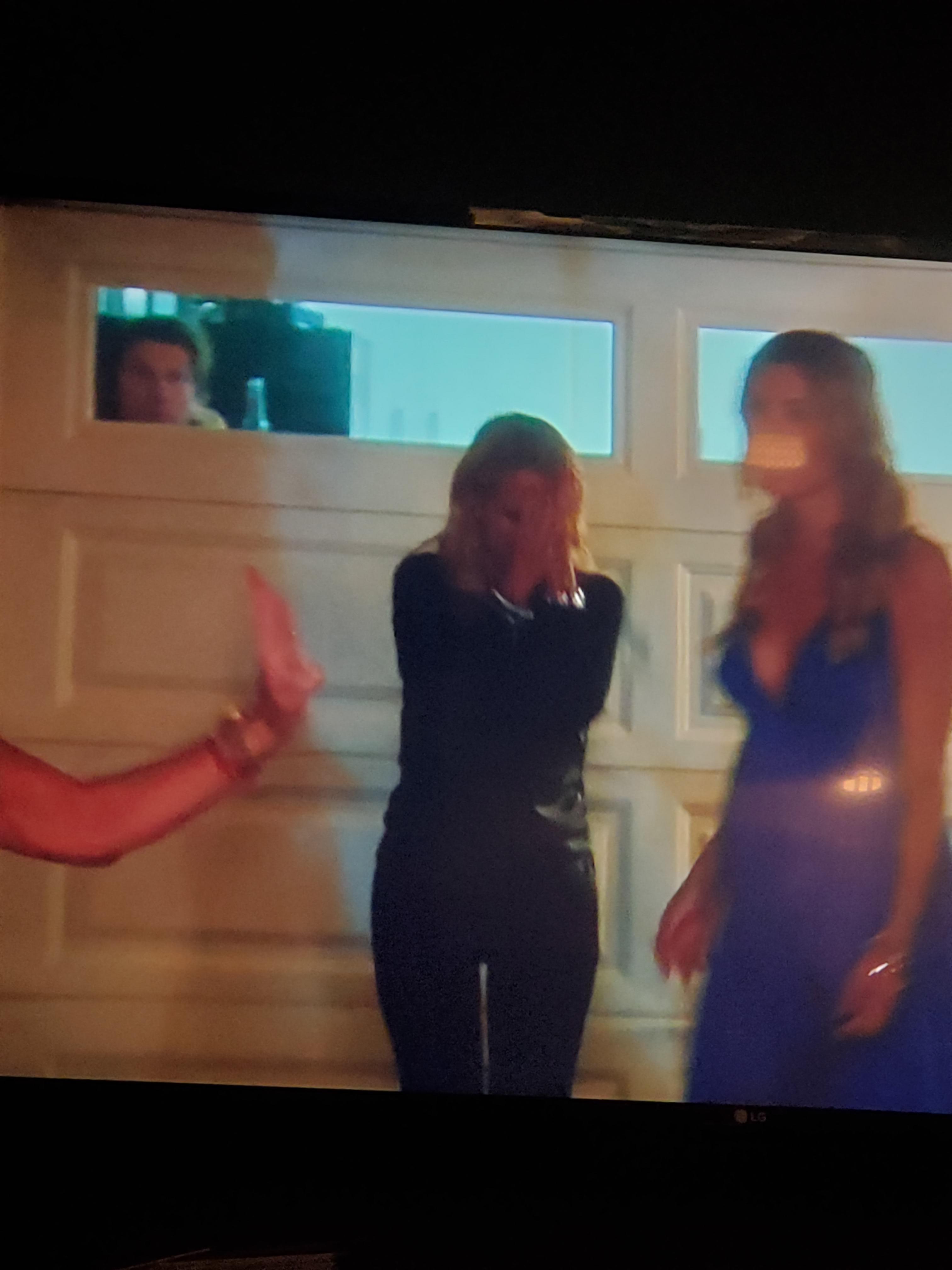 Season 5 Ep 11 the fight outside Eileen's house. Does anyone notice the man in the garage? 😆 ...