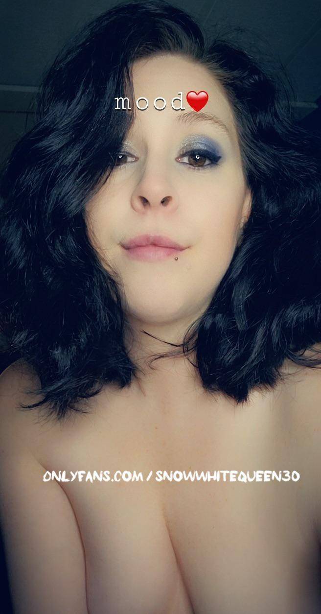 Secret content creator. Enjoying myself thus far. Would love if you could join me!! 60% off ...