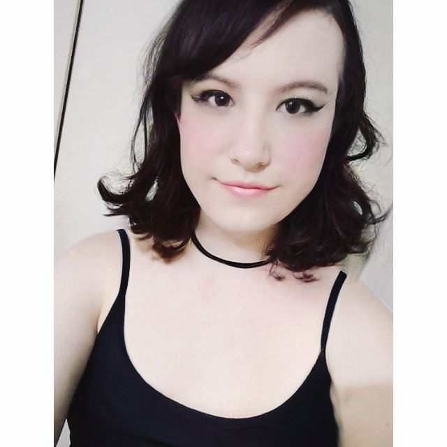 Secretly Used My Moms Makeup 🤭 Scrolller