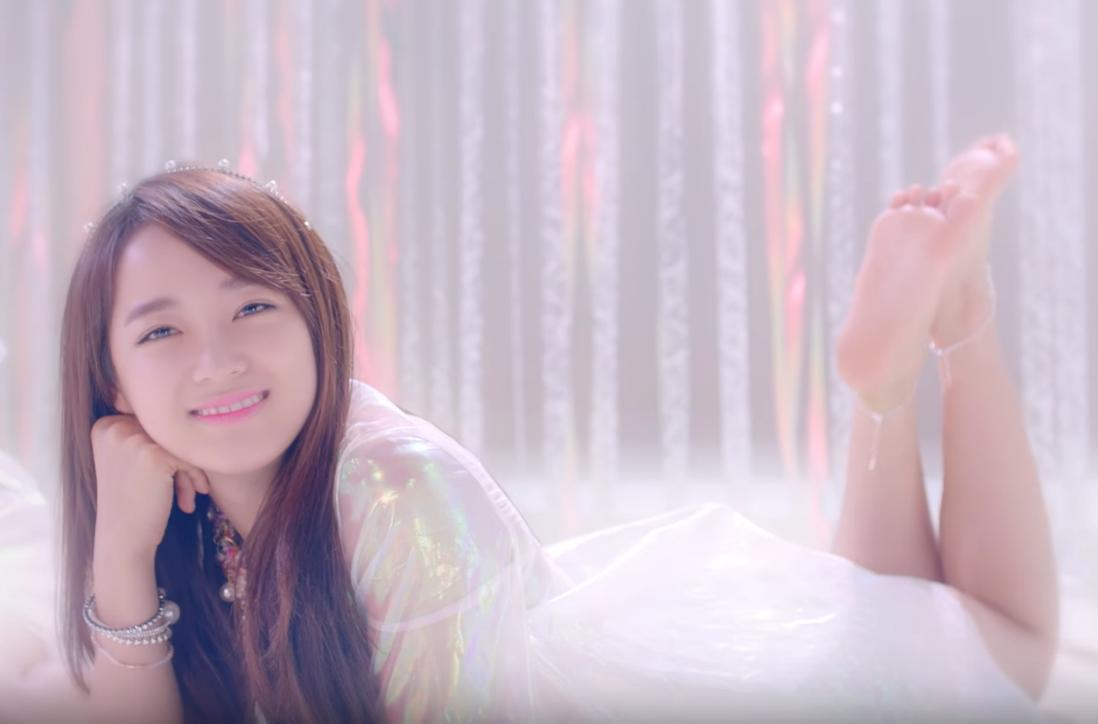 Sejeong in the pose | Scrolller