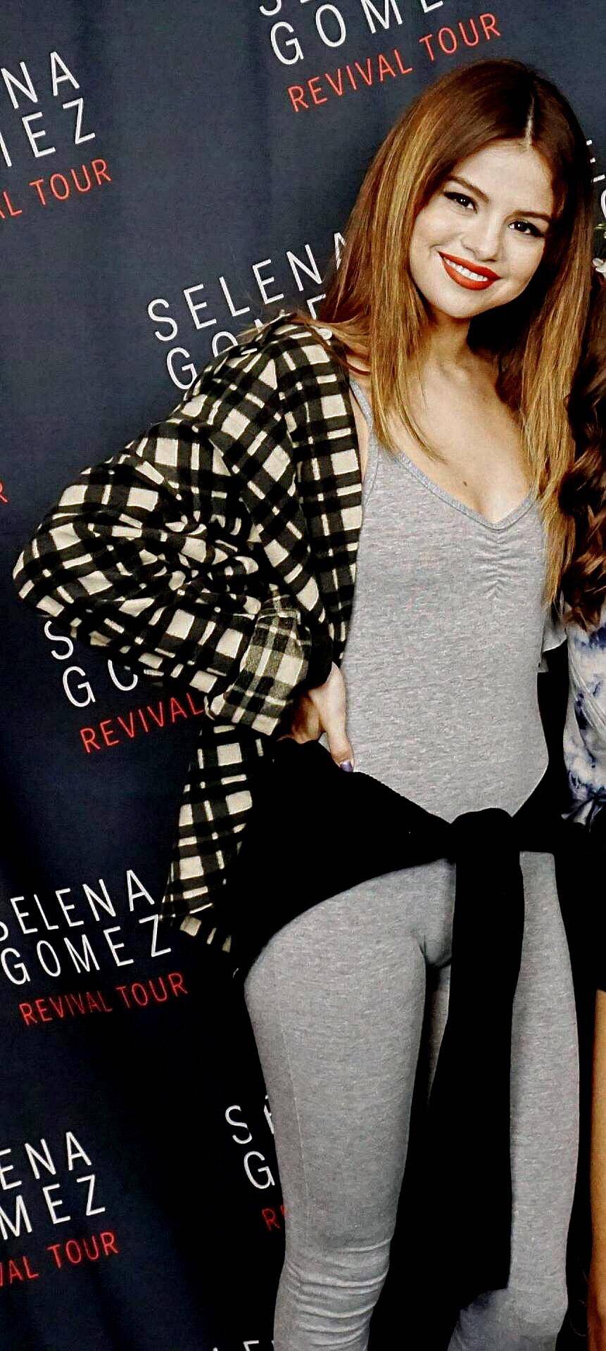 Selena Gomez | Scrolller