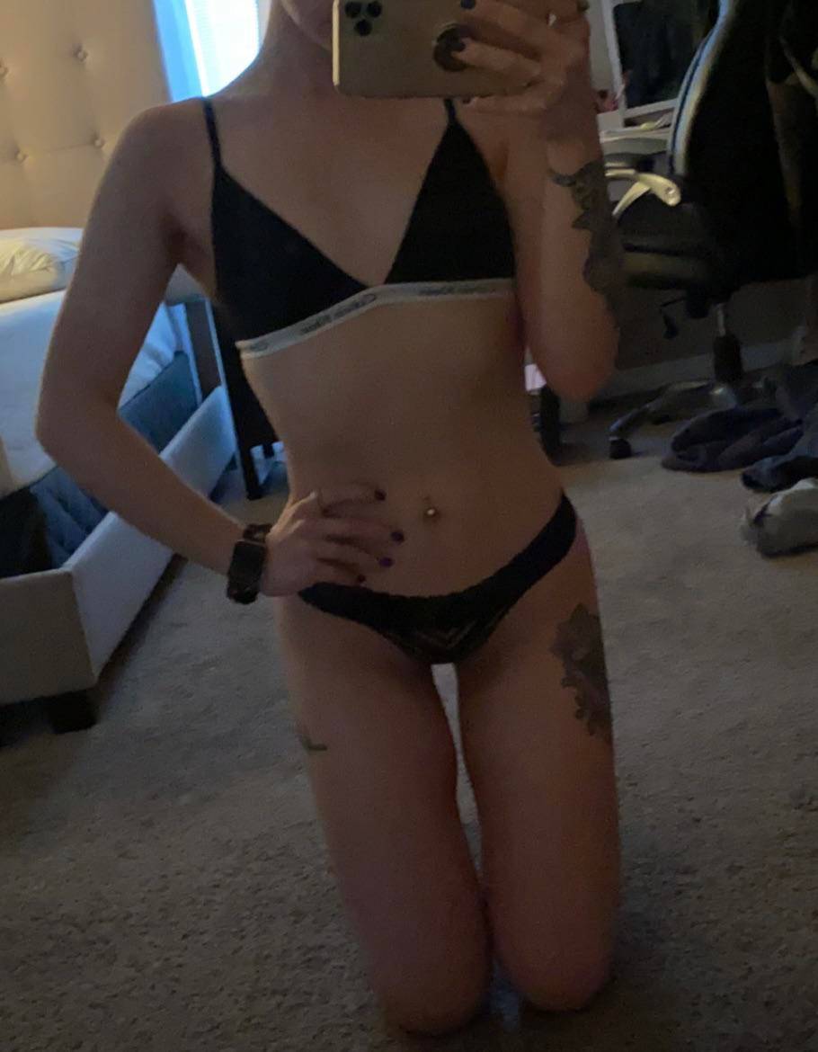 Self! Hi everyone 😘 | Scrolller