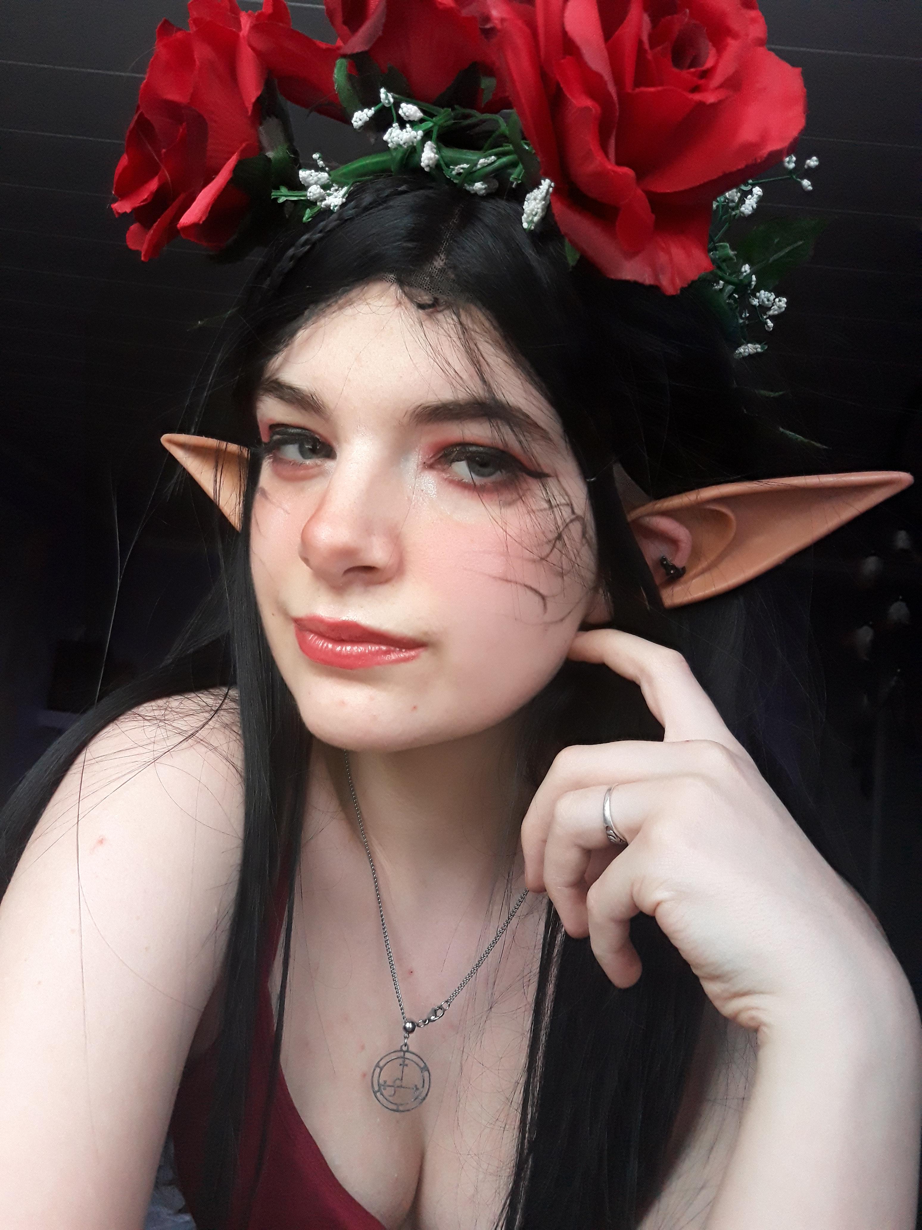 (Self) my elf OC Leiah. Her full outfit is in the making. Finally back after a long break 💕 ...
