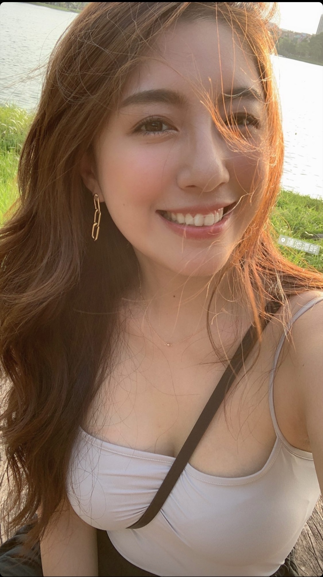 Selfie by the river | Scrolller