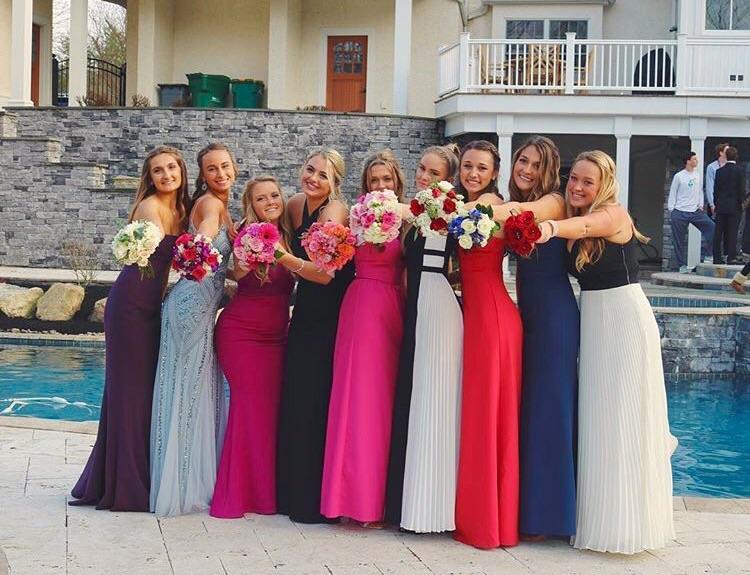 Senior Prom Babes! | Scrolller