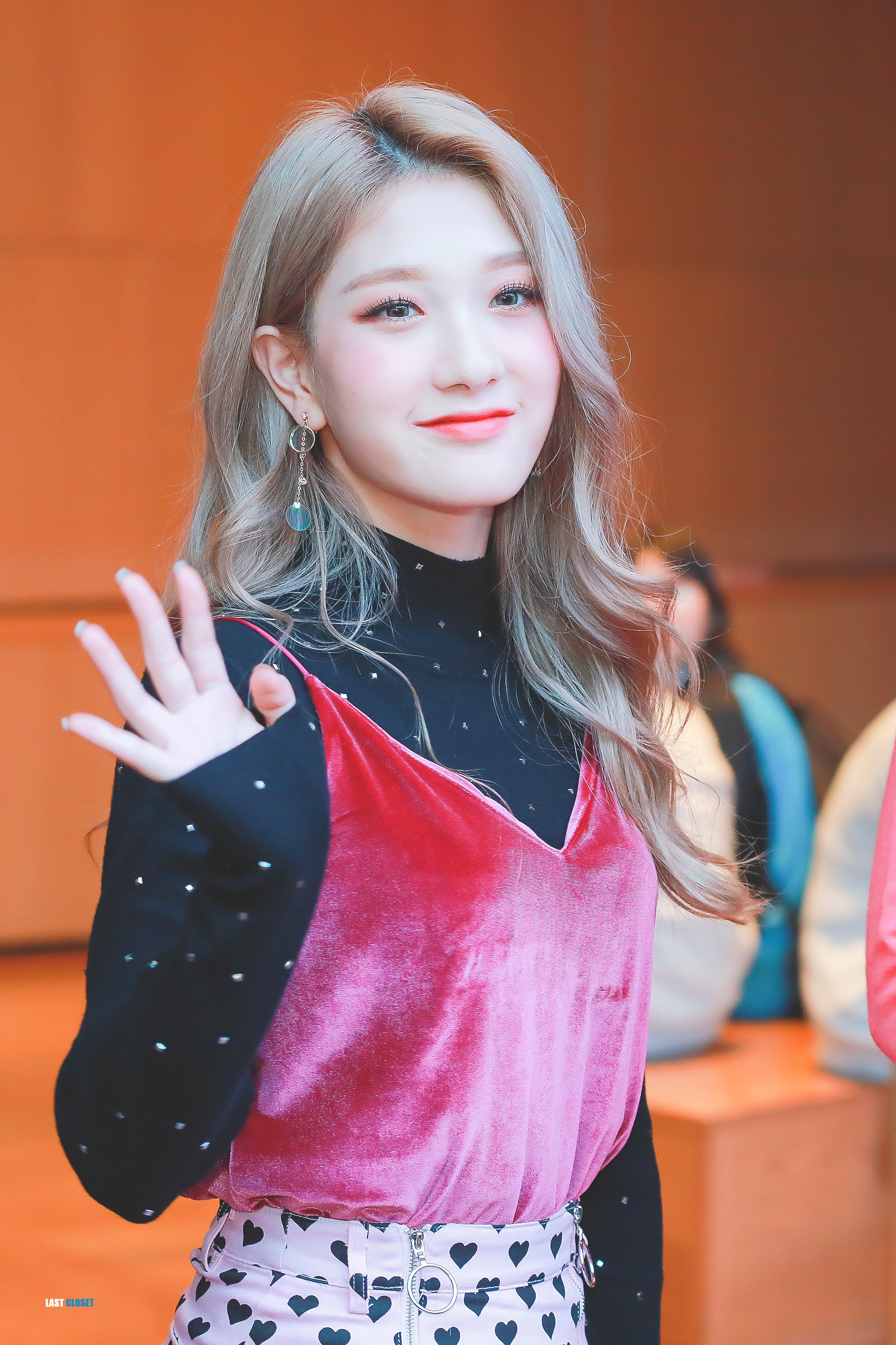 Seoyeon Wave | Scrolller
