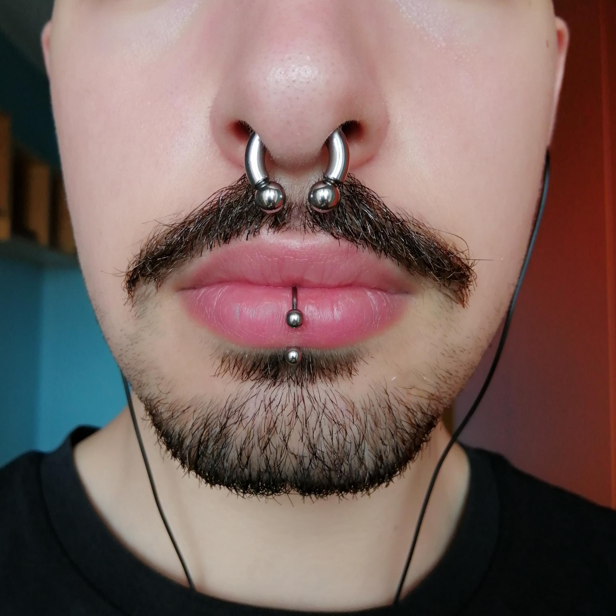Septum piercing 4mm | Scrolller