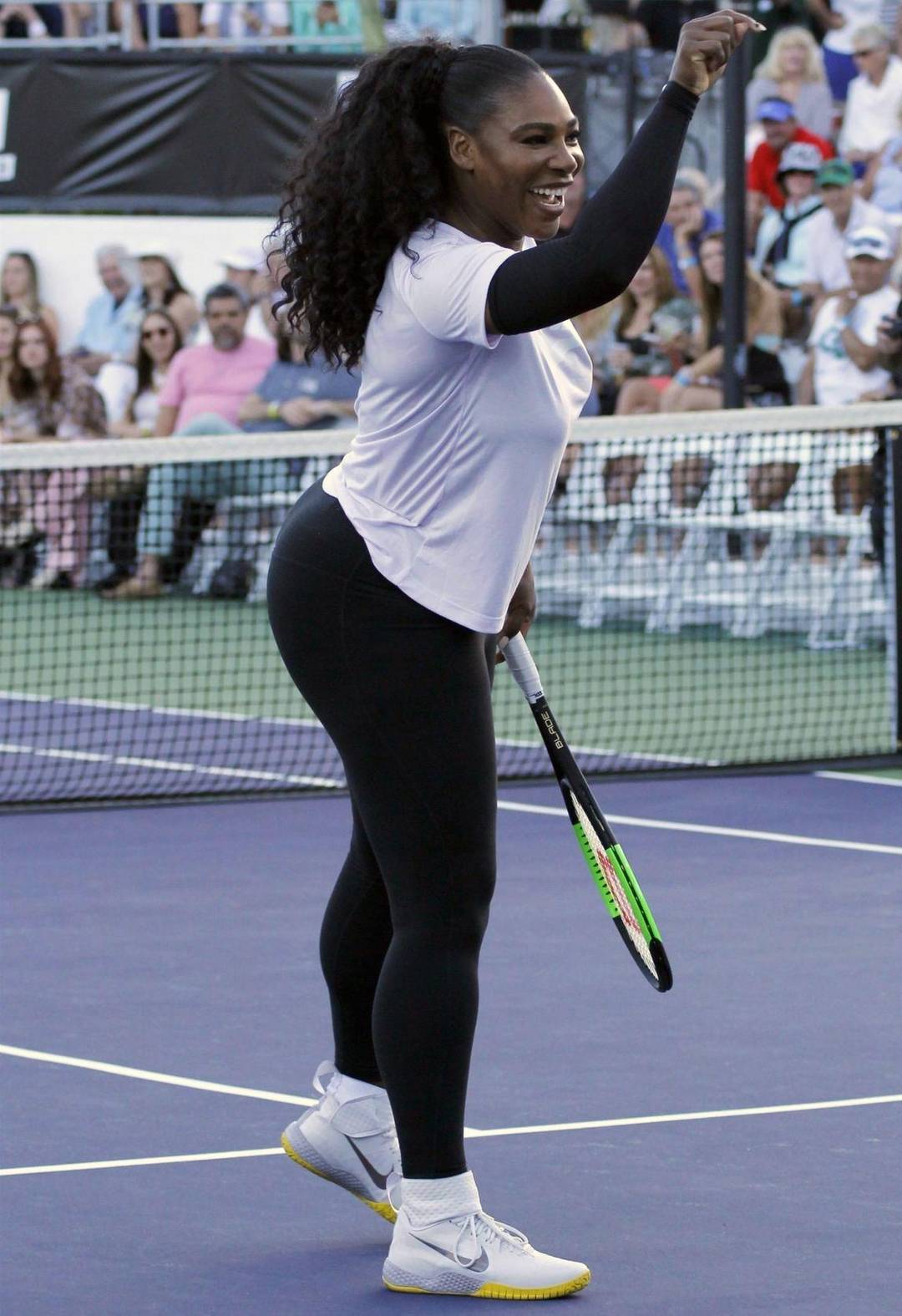 Serena Big Ass In Leggings | Scrolller