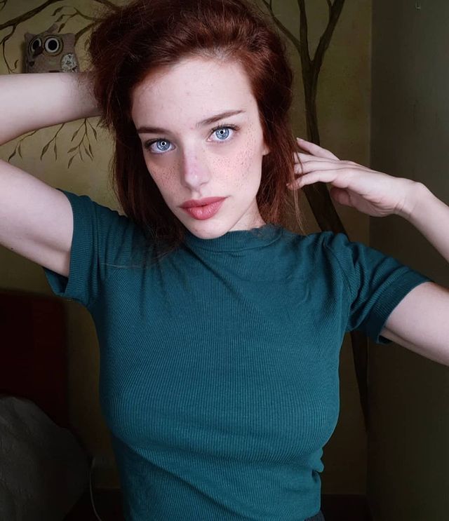 Serena Terra | Scrolller