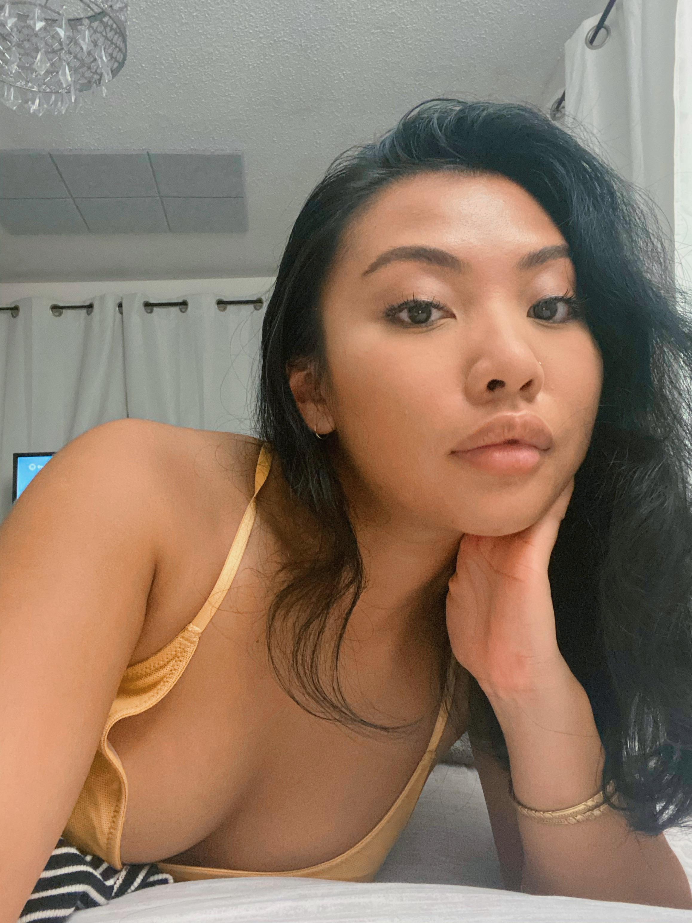 Serving face and a lil cleavage tonight | Scrolller