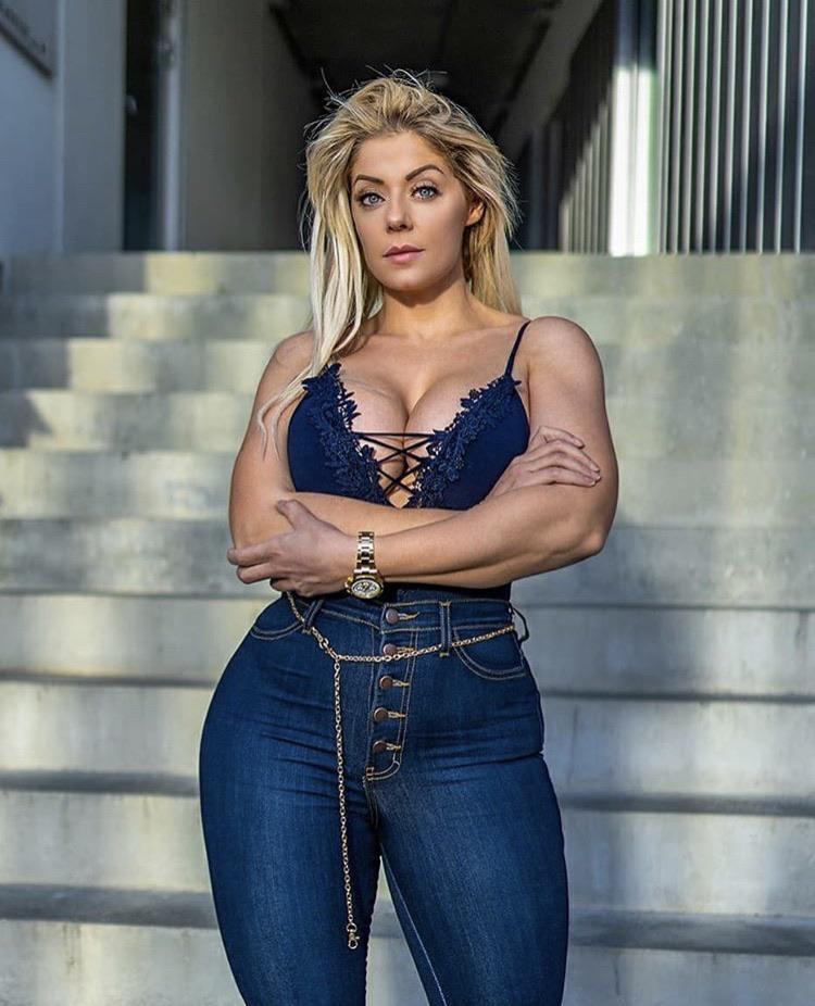 Sexy Cleavage!! | Scrolller