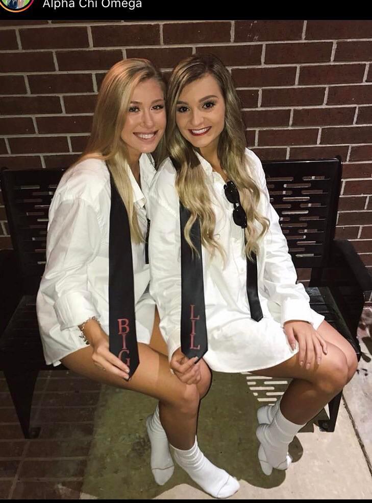 Sexy college girls in white socks 🥵💦 | Scrolller