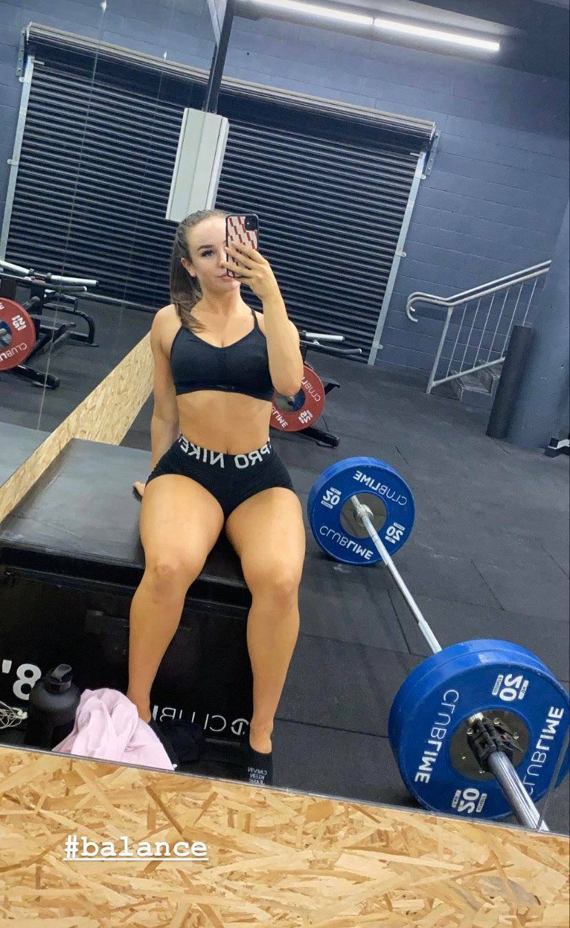 Sexy gym girl | Scrolller