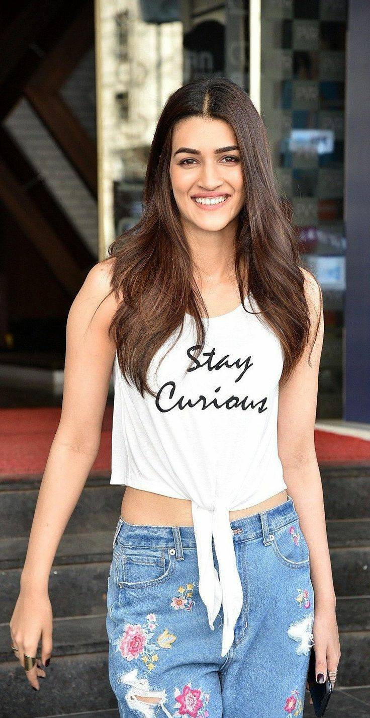 Sexy Kriti Sanon | Scrolller