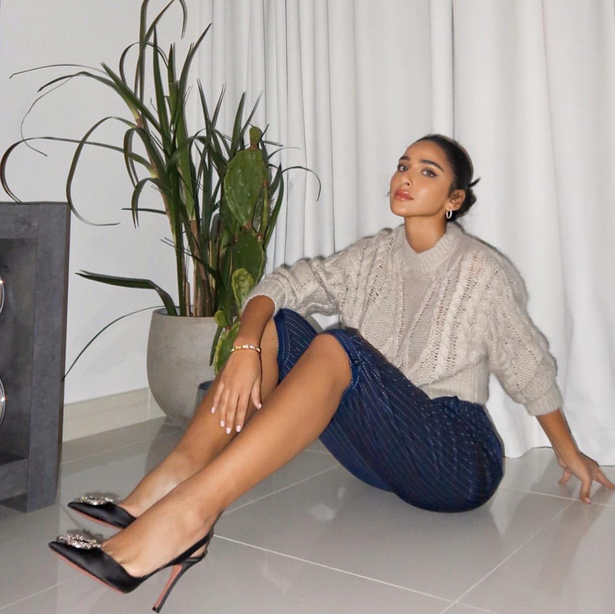 Sexy Legs | Scrolller