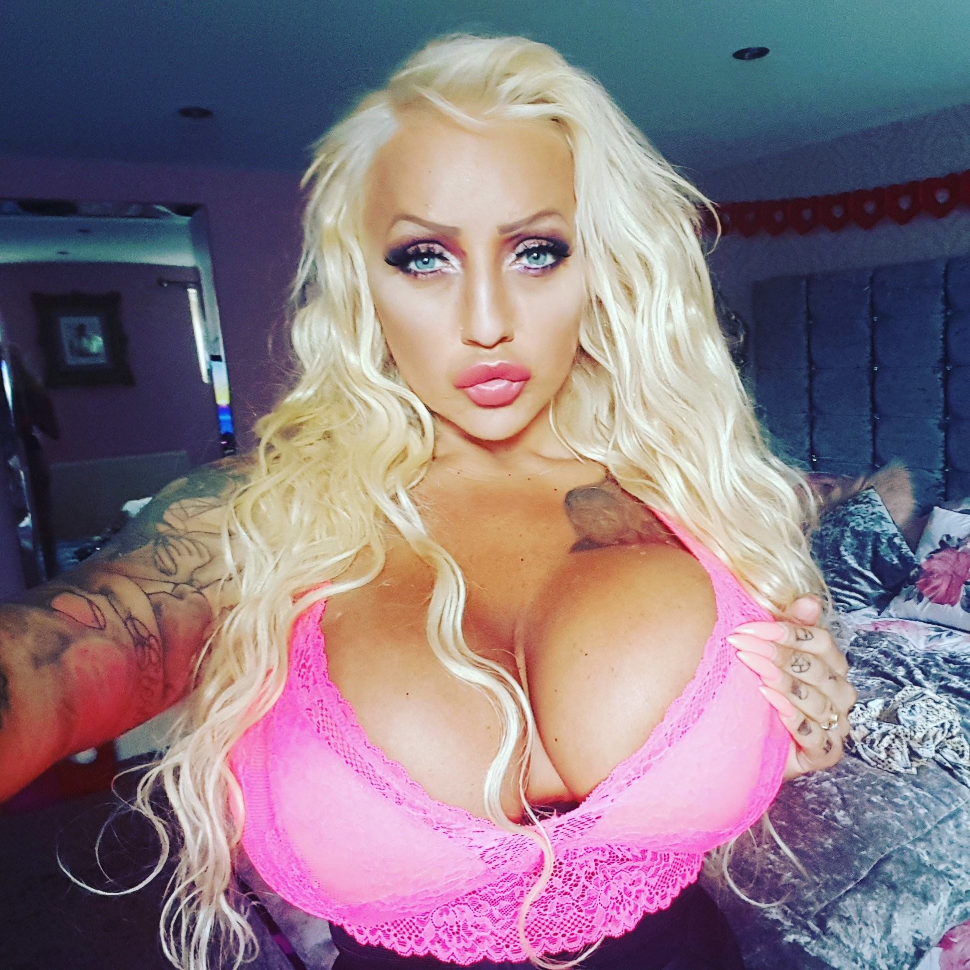 Sexy Selfie | Scrolller