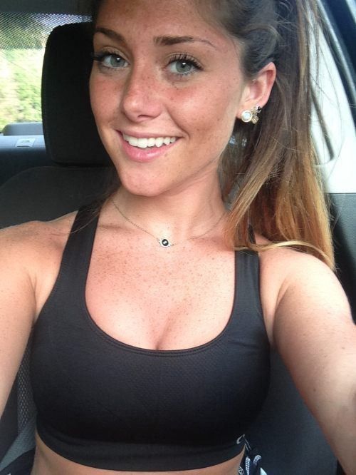 Sexy Sports Bra | Scrolller