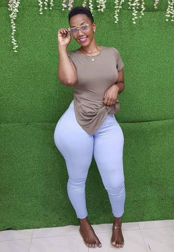 Sexy Thick Wide Hips | Scrolller