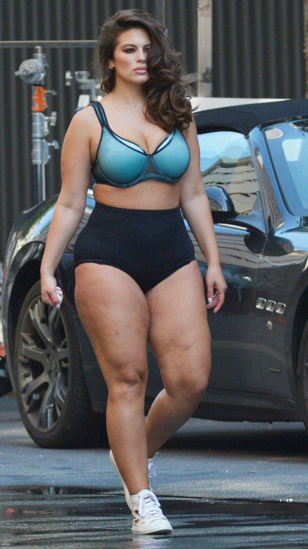 Sexy walk.. | Scrolller