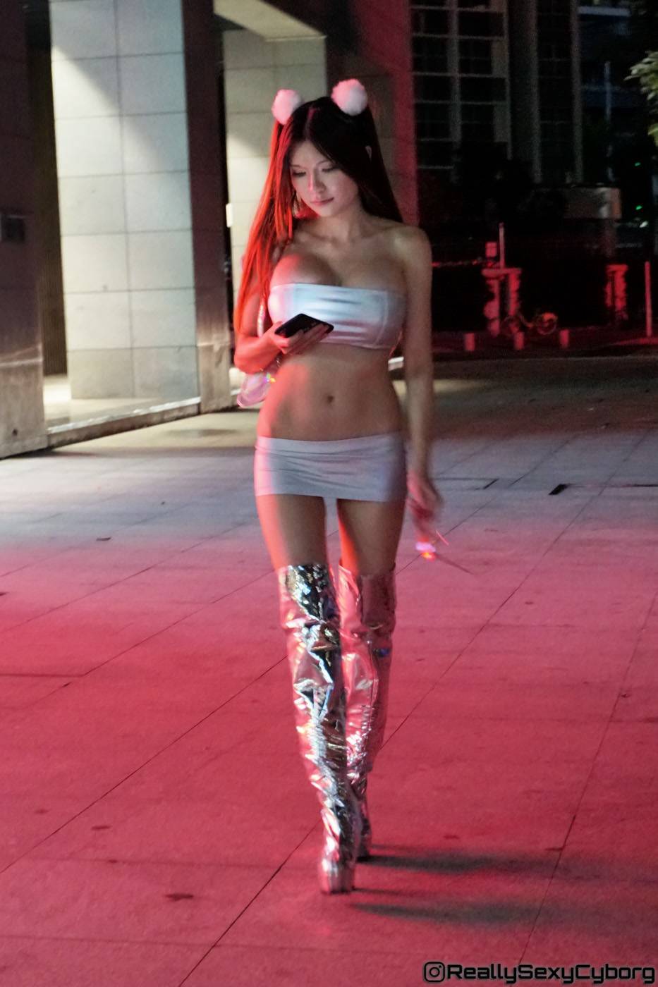Sexycyborg Scrolller