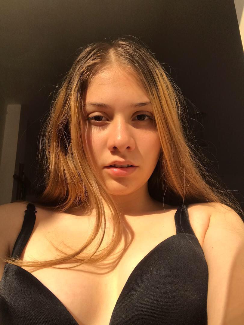 Enjoy my patreon!! Link in comment ! 👅 | Scrolller