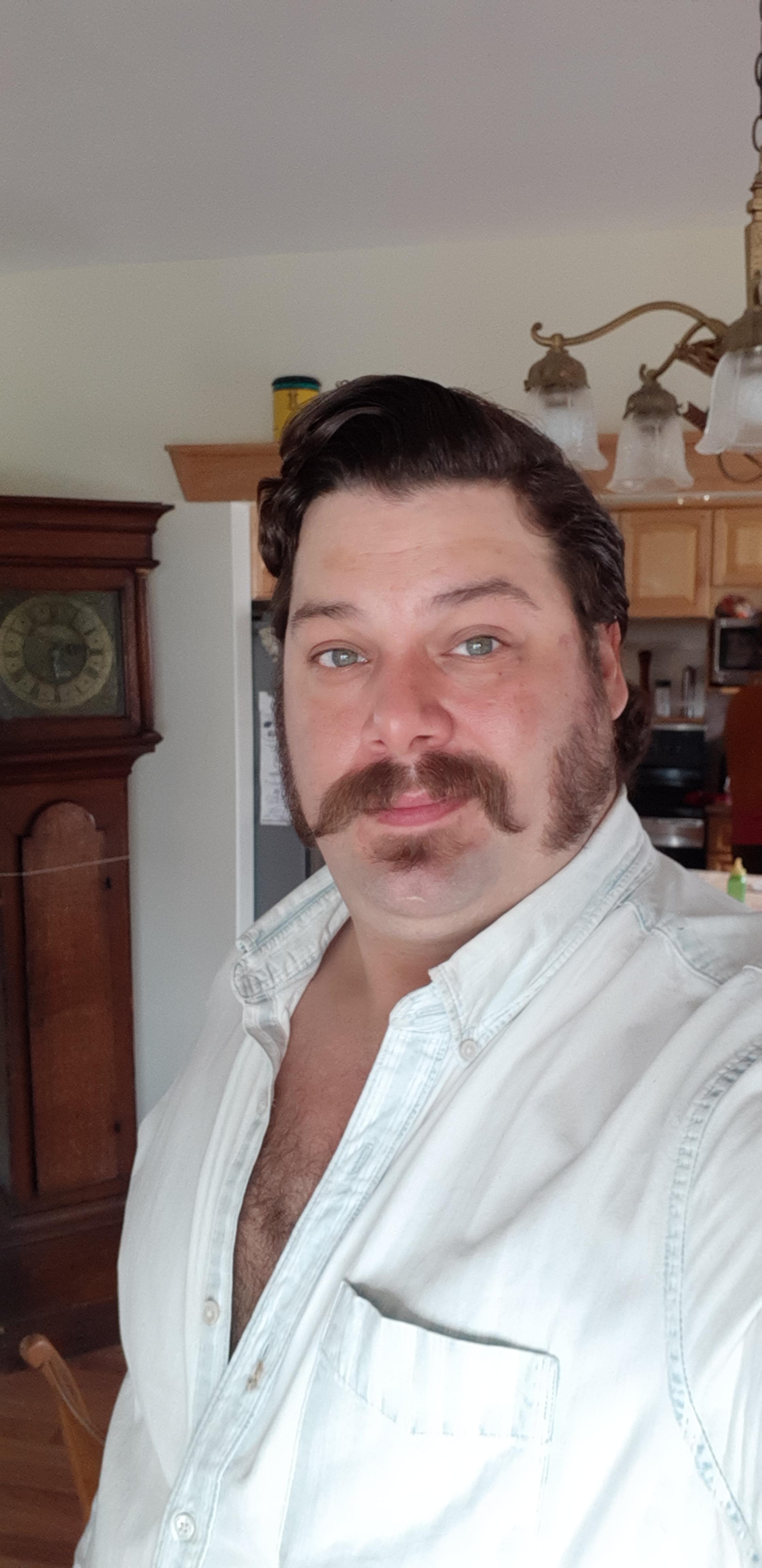 Shaved my beard today. Fresh new look! I dig it. | Scrolller