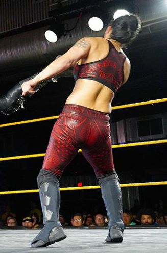 Shayna getting kicked | Scrolller