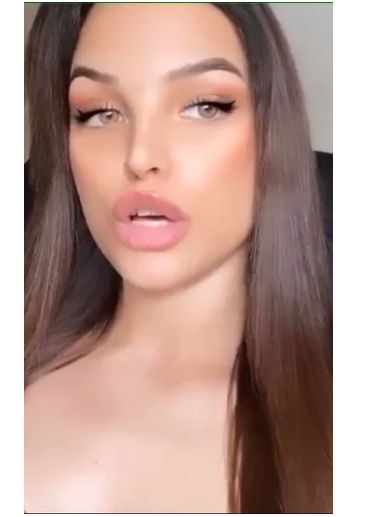 she badd 😈 | Scrolller