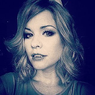 She can bite me anytime | Scrolller