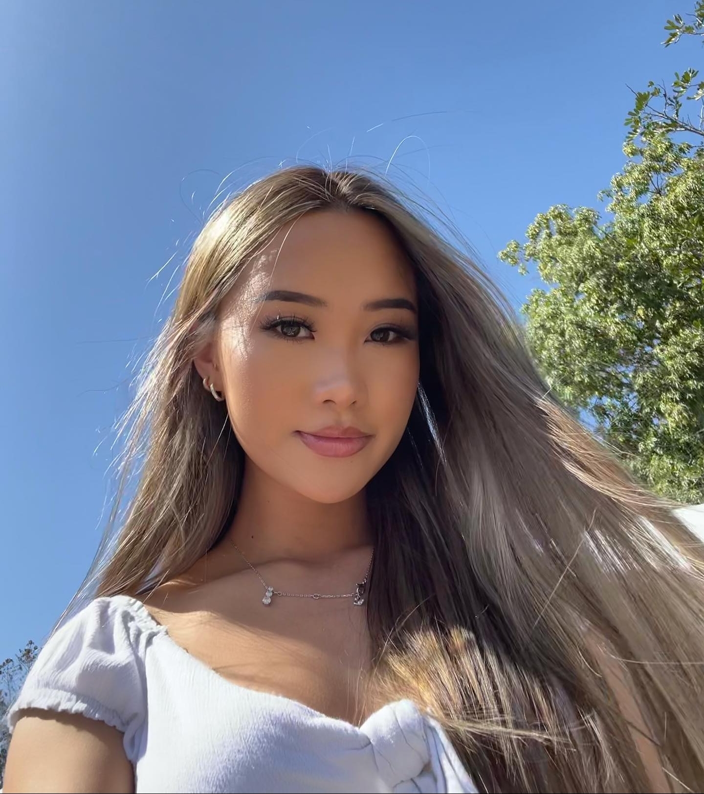 She Got My Attention Scrolller