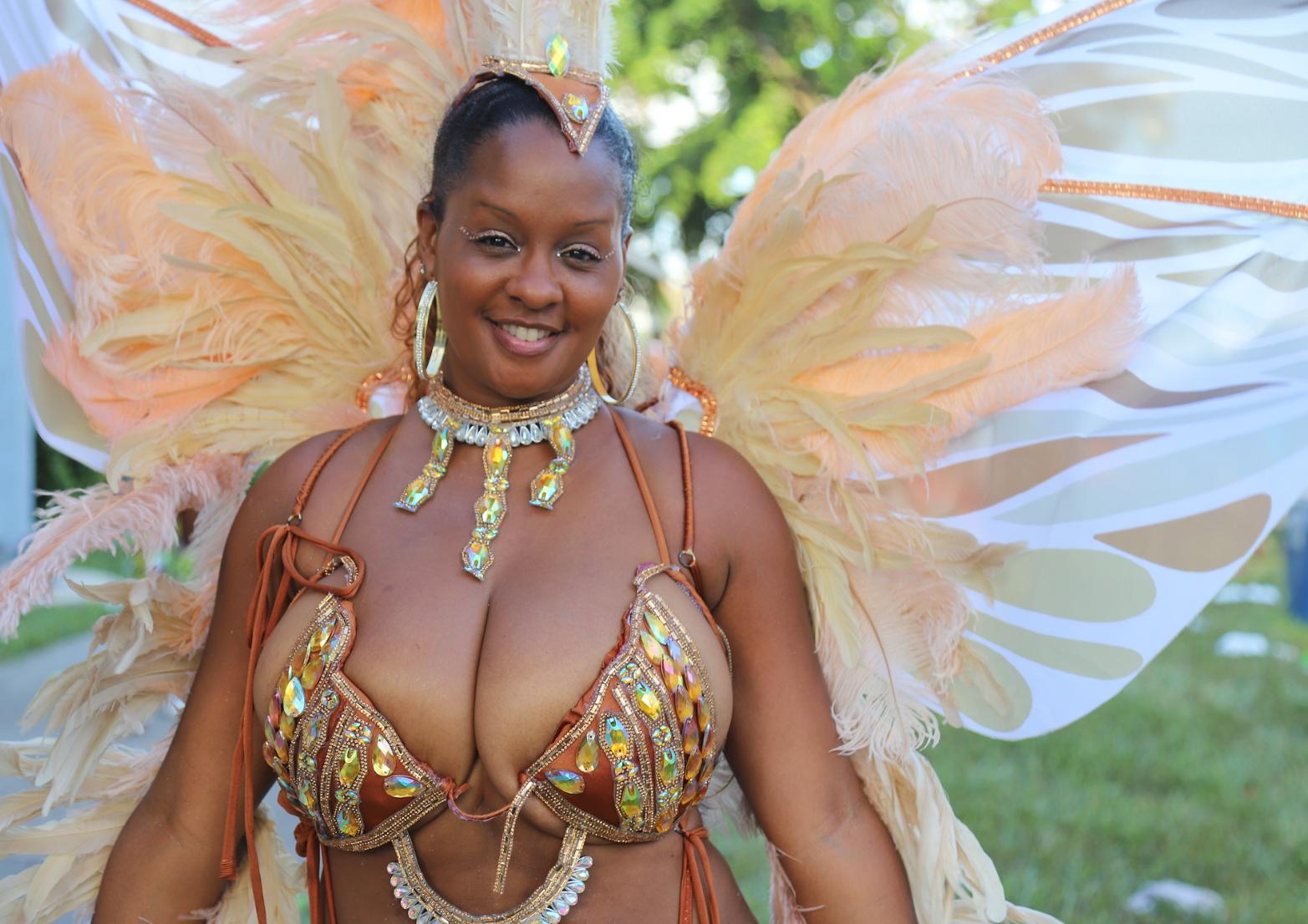 she got those heavy boobs | Scrolller