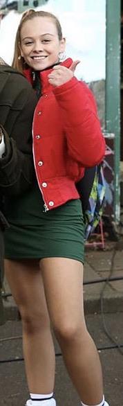 She is so fit love them legs | Scrolller