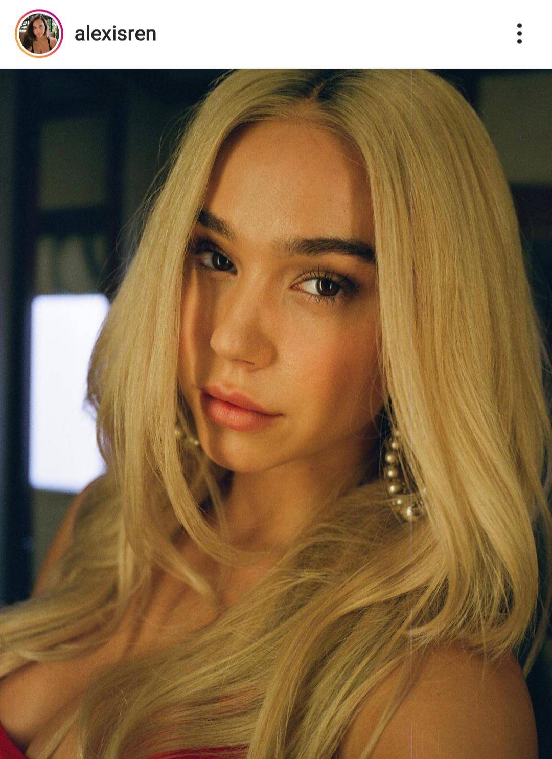 She kinda looks like Jodi | Scrolller