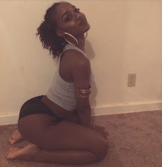 She Knows | Scrolller