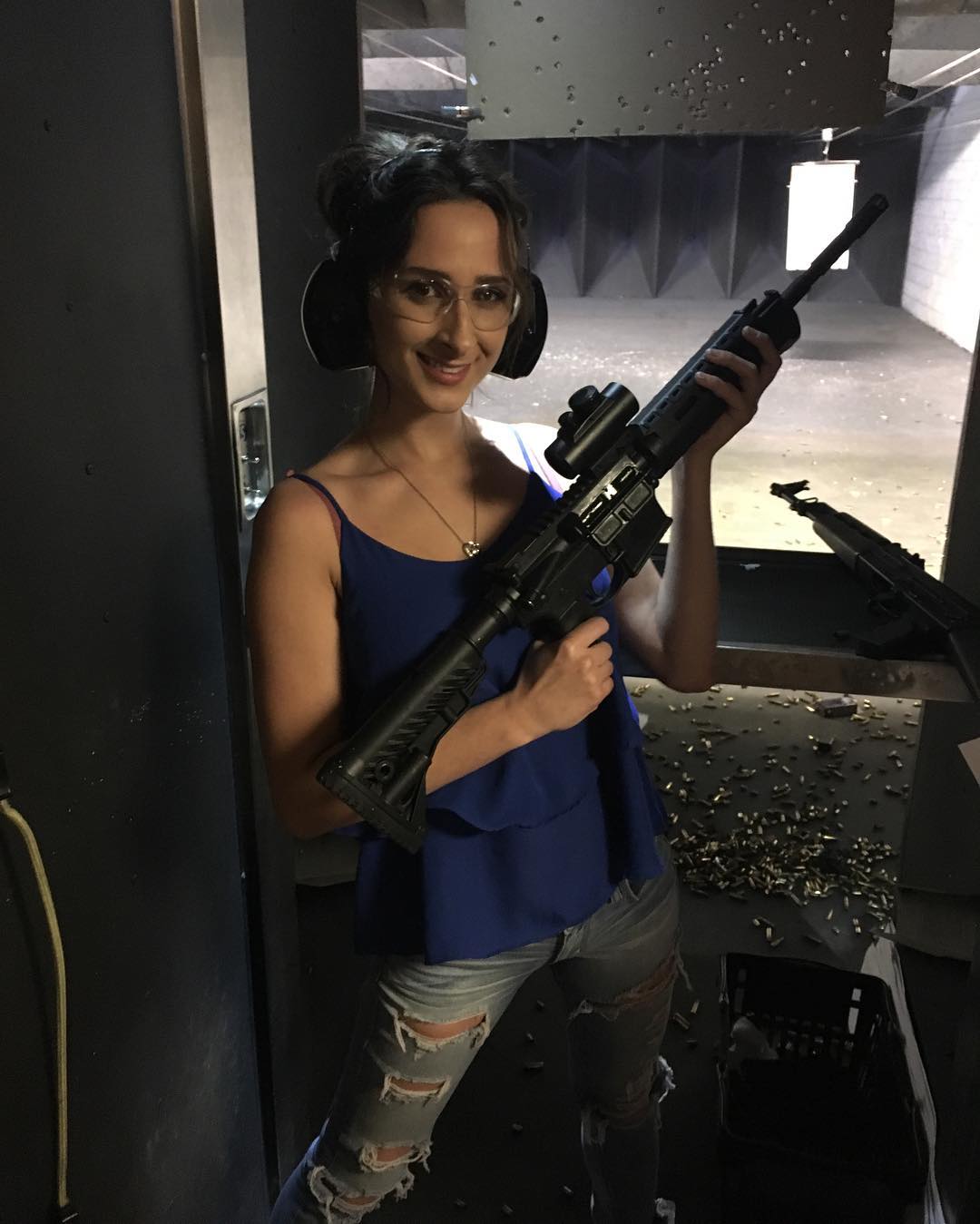 She likes big guns | Scrolller