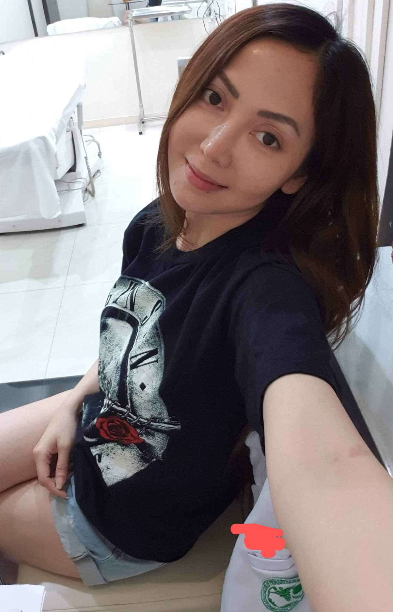 She Likes Guns n Roses | Scrolller