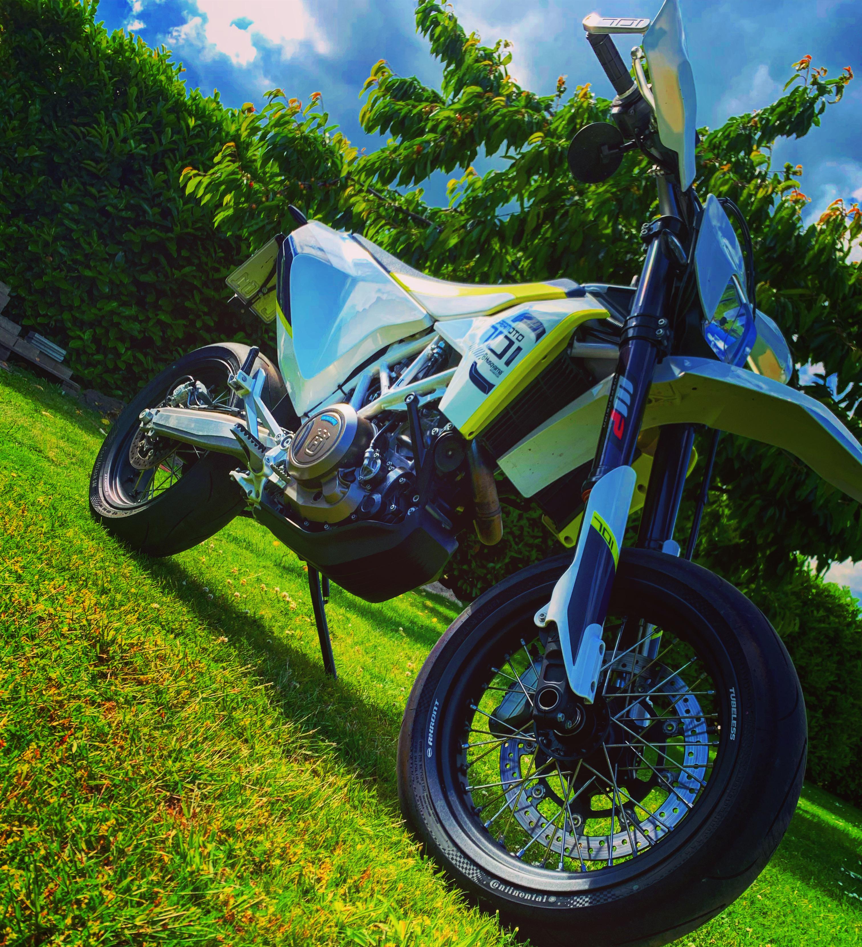 She looks by far better with engine protection | Scrolller