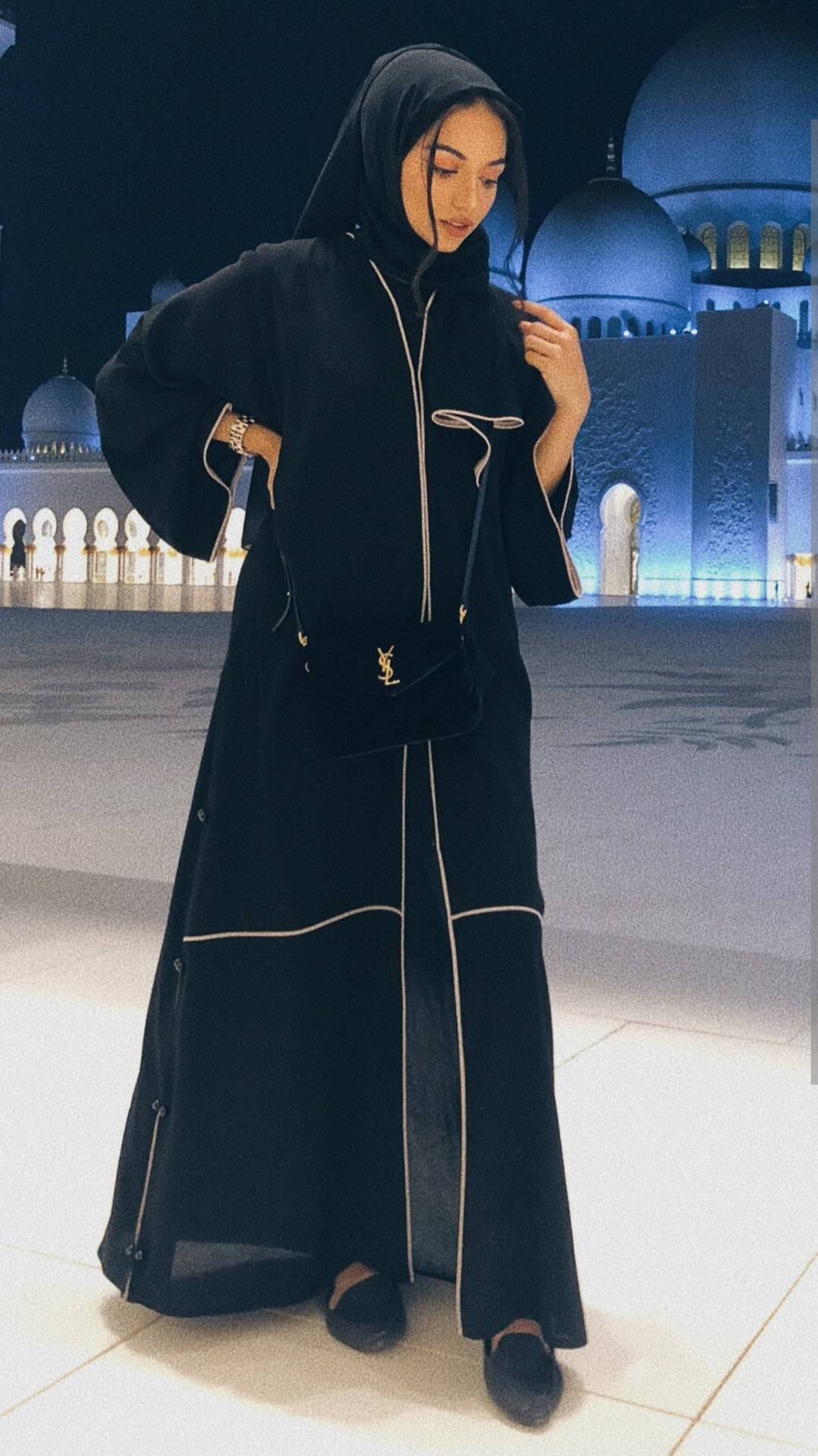 She looks hot in a hijab too | Scrolller