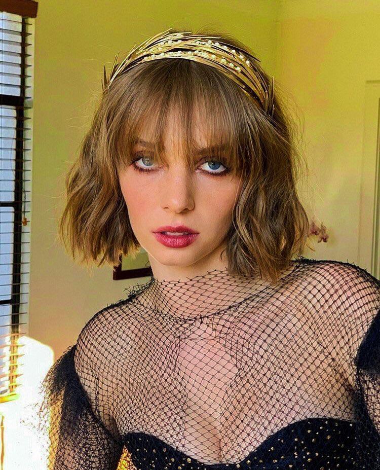 She looks like a goth princess 😍 | Scrolller