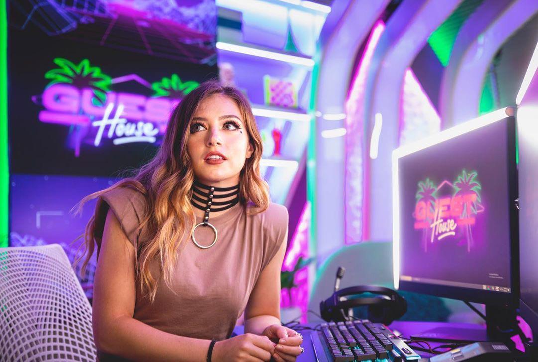 She looks so slutty in this one | Scrolller