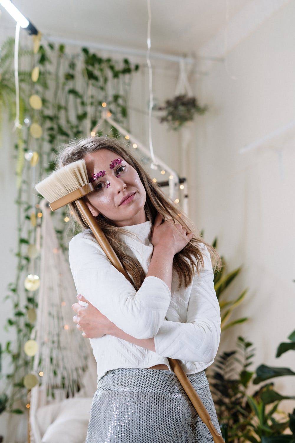 She loves her broom | Scrolller