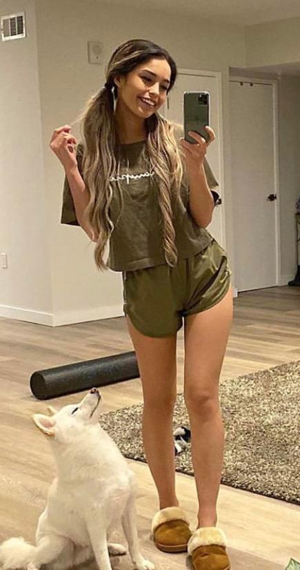 She so cute +doggy | Scrolller