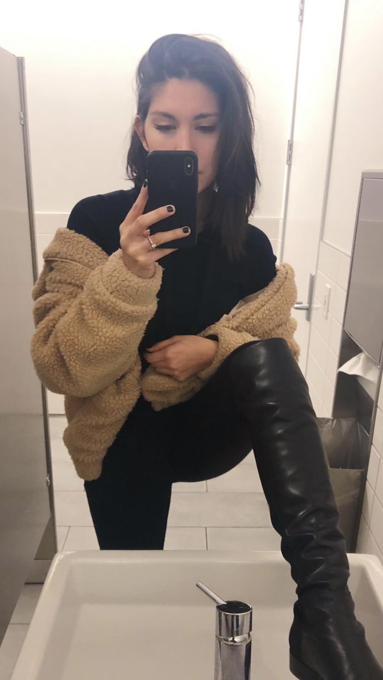 She sure luvs her boots | Scrolller