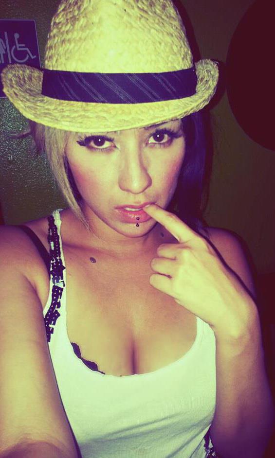 She wants it right there | Scrolller