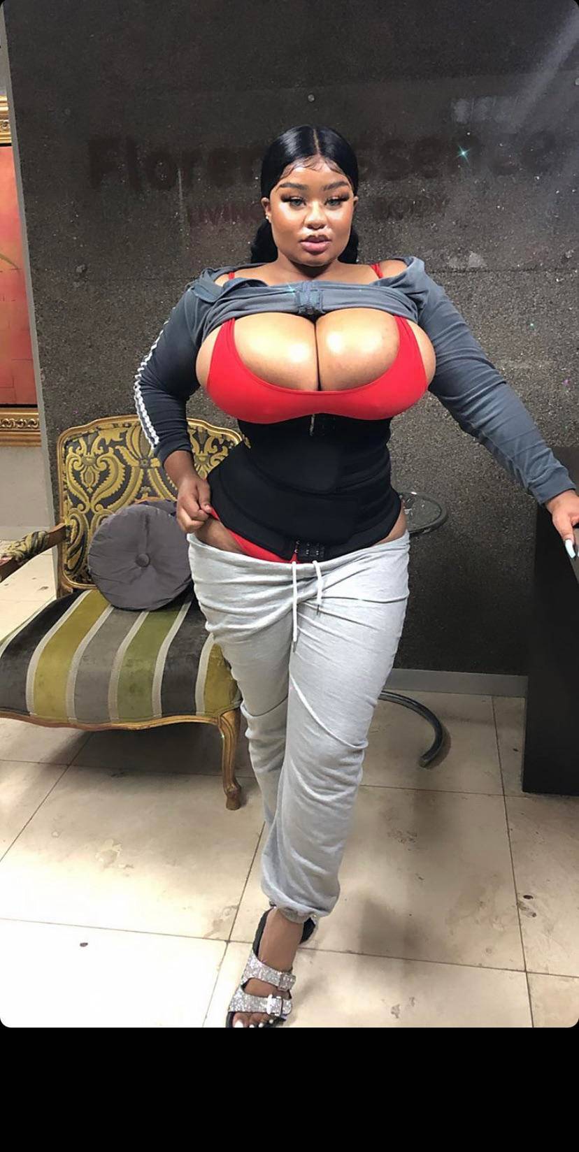 she'd drain meeee 😵☠️👻 | Scrolller